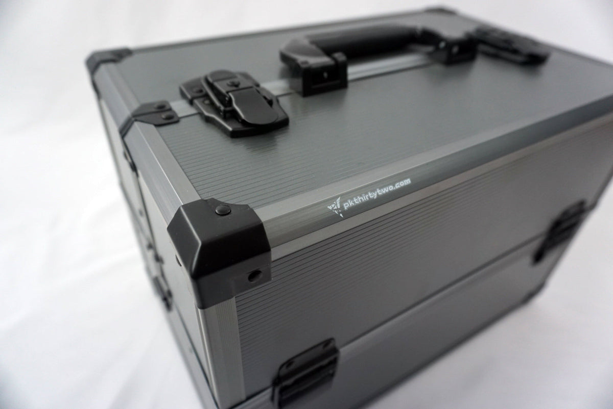 PK32 - Parc Fermé Werkzeugkiste / Toolbox Kart inkl. Sticker Kit (Tony – PKthirtytwo